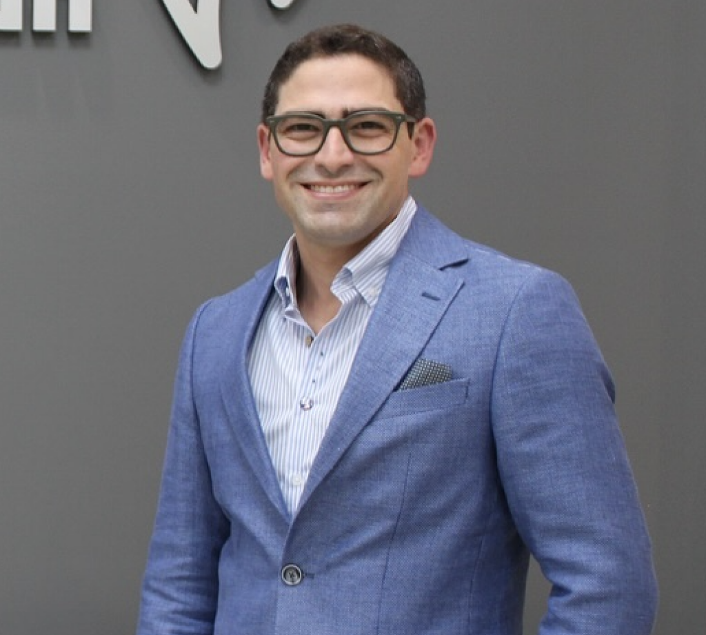 Guaynabo Periodontics and Dental Implants | Dr. Reinaldo Deliz Guzmán
